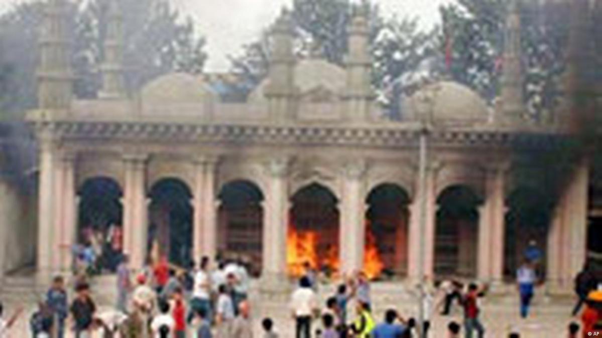 Asian migrants forced to work for military contractors in Iraq – DW ...