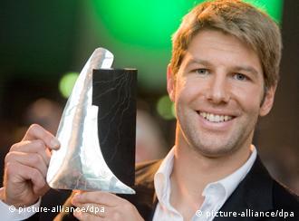 German footballer wins Julius-Hirsch Prize – DW – 10/13/2011