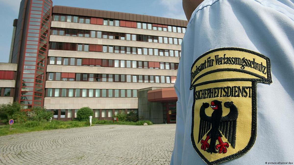 Court sentences 'mole' in German intelligence agency – DW – 09/19/2017