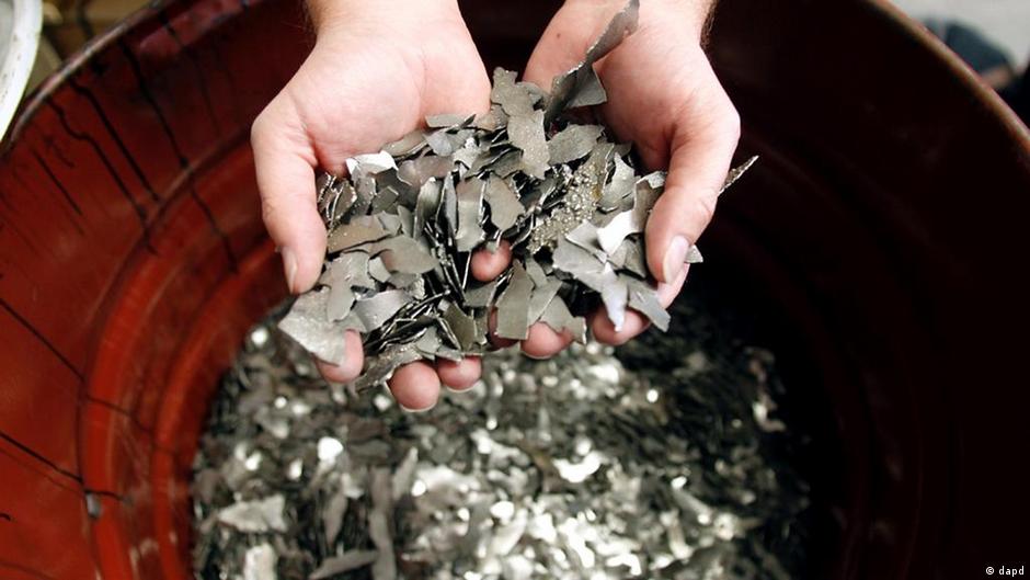 Japan rare earth metals discovery – DW – 06/06/2017