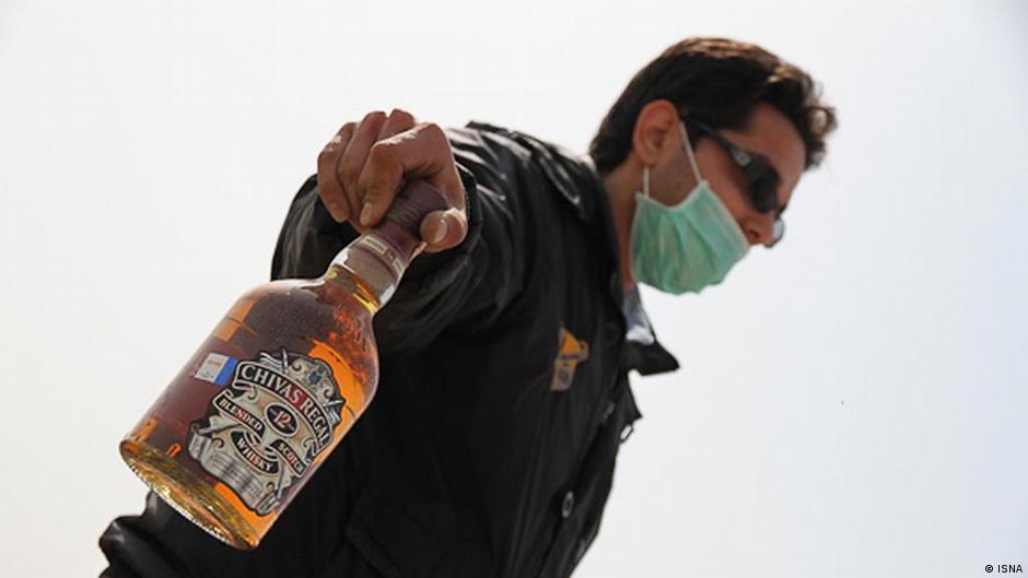 "شرب خمر"، پنجمین جرم رایج نوجوانان تهرانی – DW – ۱۳۹۵/۶/۱۵