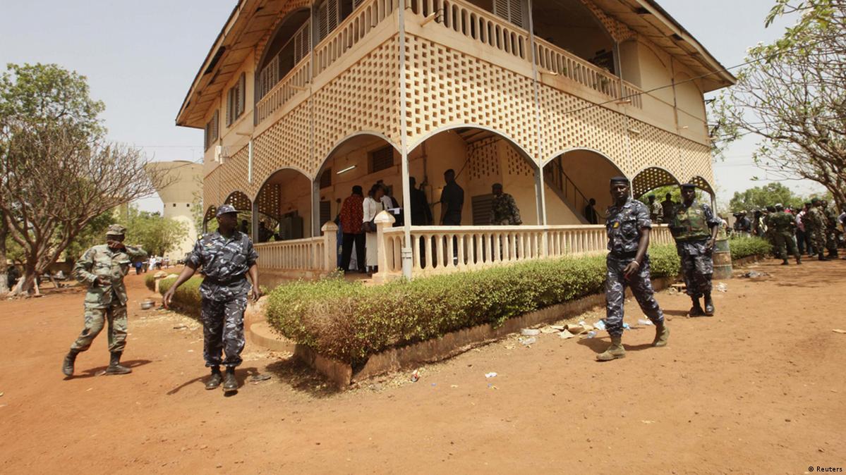 Mali junta 'in control' – DW – 05/01/2012