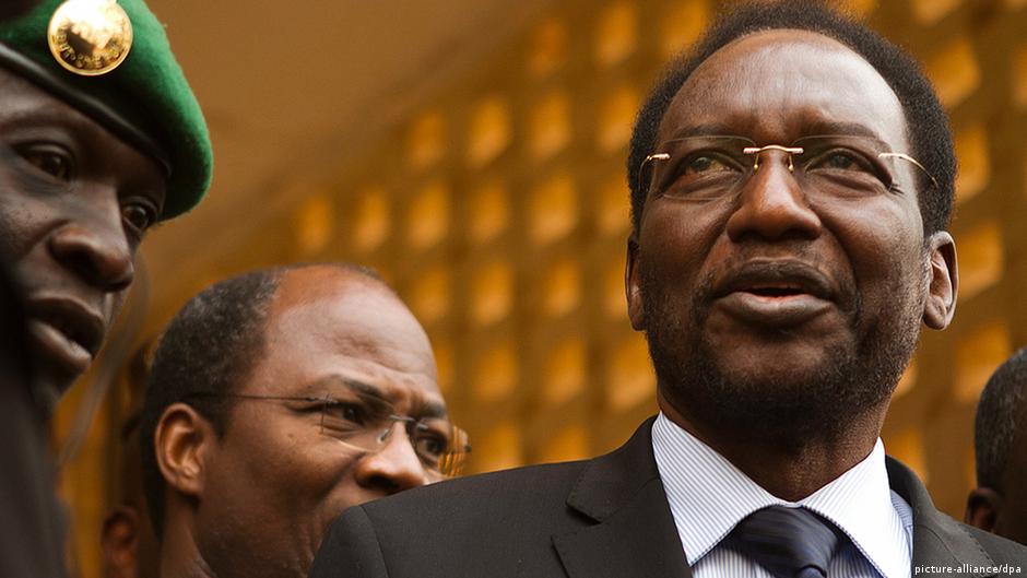 Mali's new leader talks tough – DW – 04/12/2012