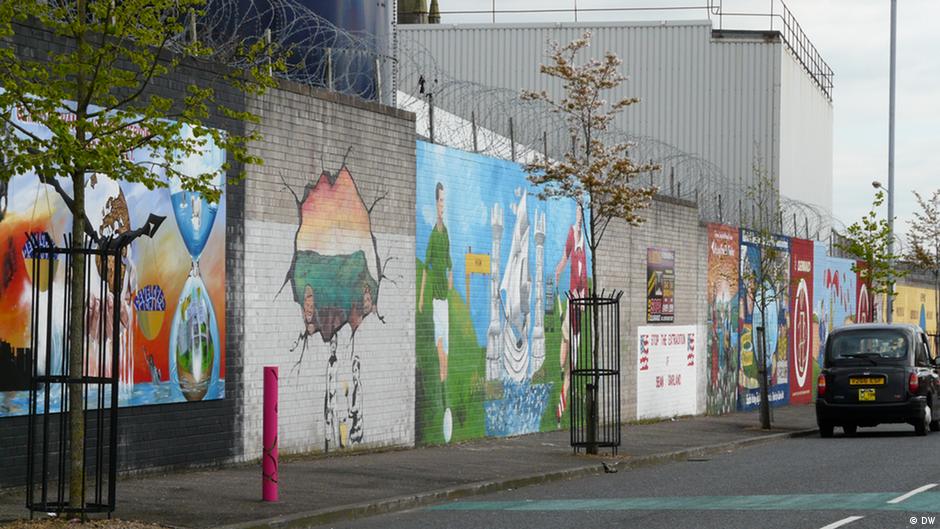 Northern Ireland: Divided by walls – DW – 03/31/2016
