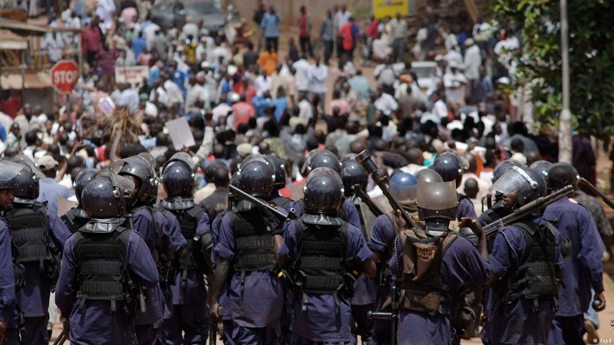 Uganda: Fears of violence ahead of elections – DW – 02/04/2016