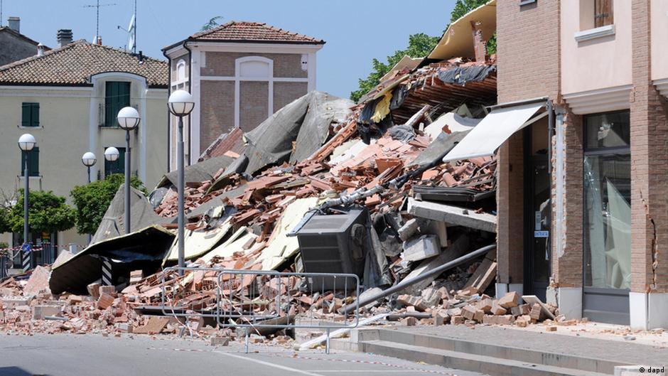 Deadly quake hits Italy – DW – 05/29/2012