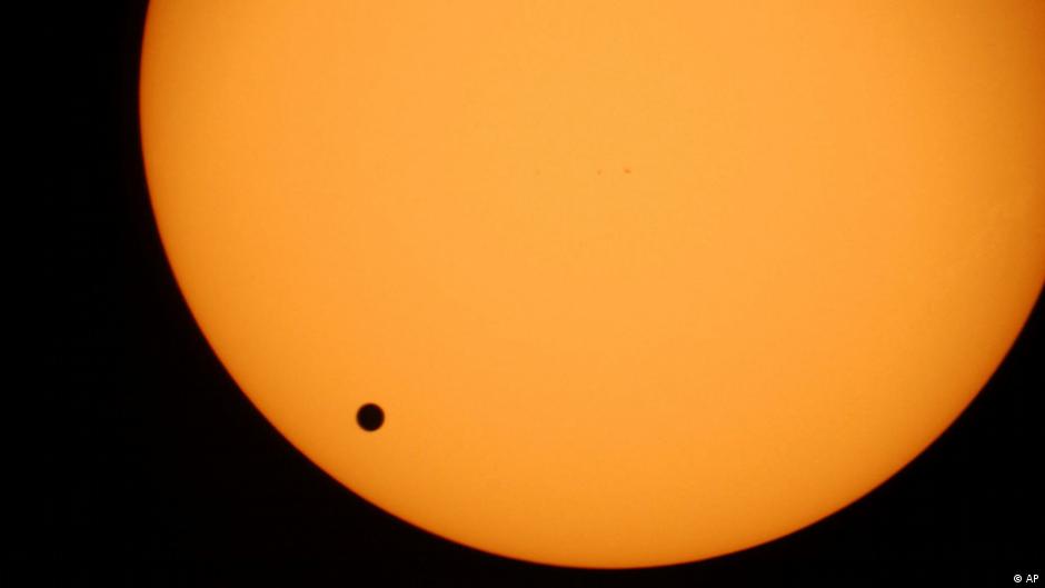 Celestial alignment – DW – 03/19/2015