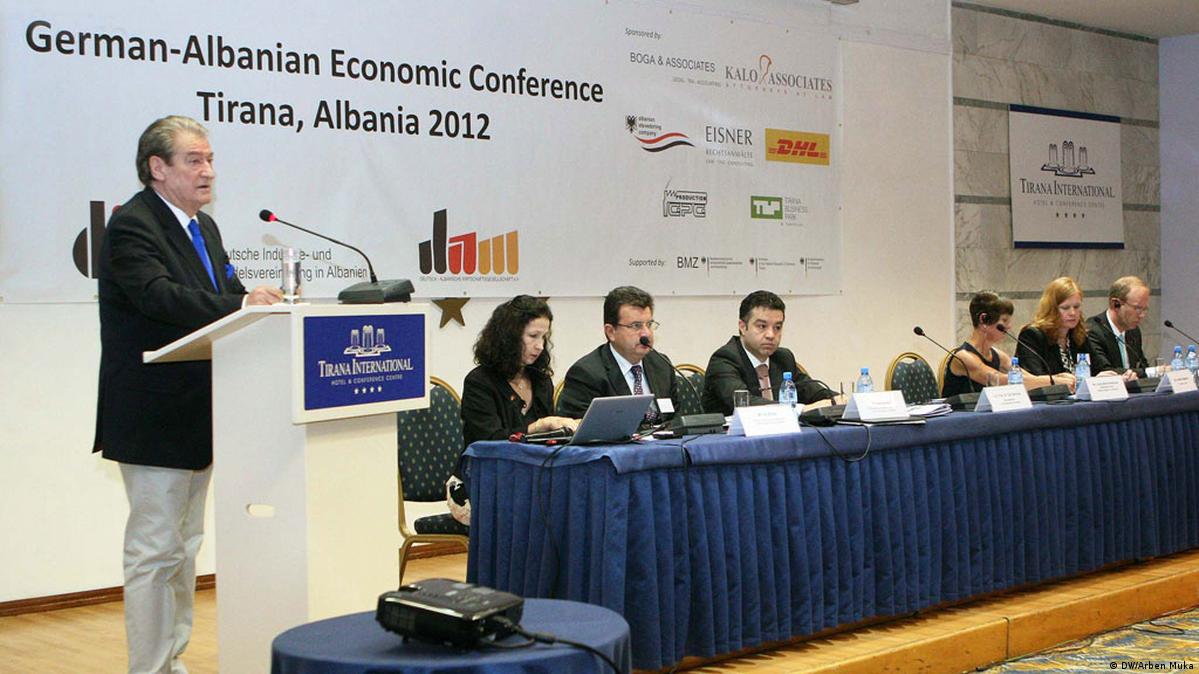 Energjitë e rinovueshme dhe turizmi në axhendën e konferencës – DW – 21 ...