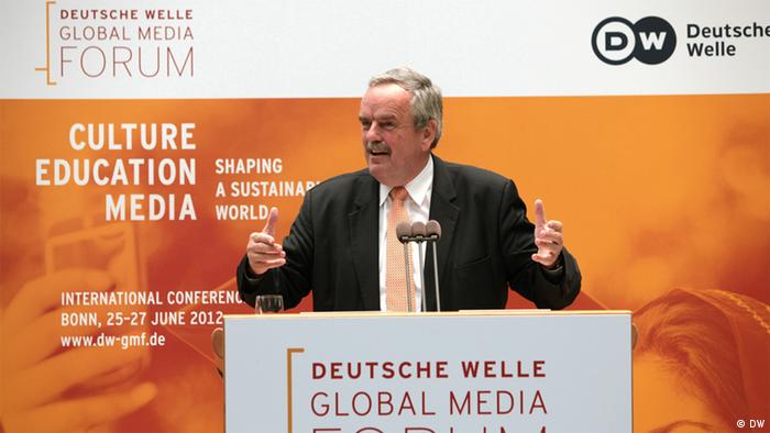 DW Director General: The media must support the right to education ...