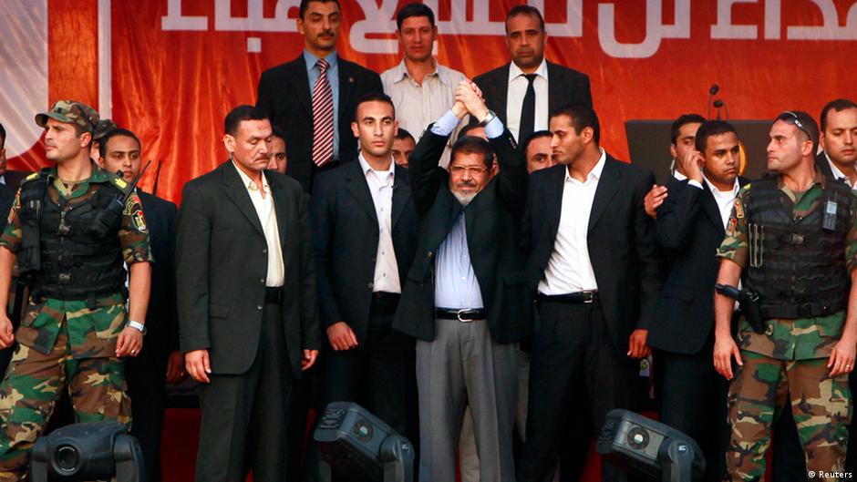 Morsi takes symbolic oath – DW – 06/30/2012