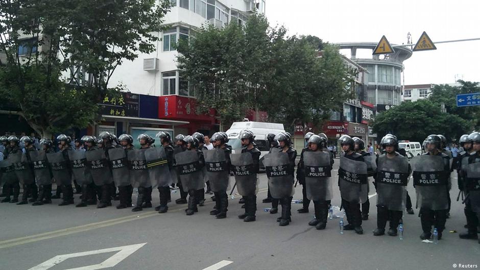 Chinese protests stop project – DW – 07/03/2012