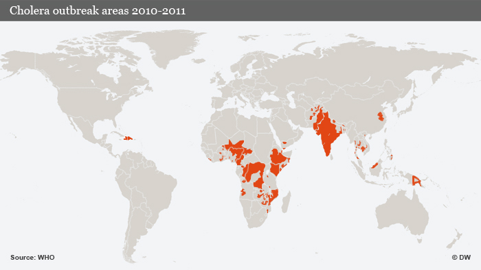 Waiting in line for cholera vaccinations | Globalization | DW | 13.08.2012