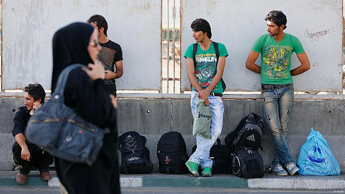 مرکز آمار یک پنجم جوانان ایران همچنان بیکار هستند Dw ۱۳۹۳ ۷ ۱۸