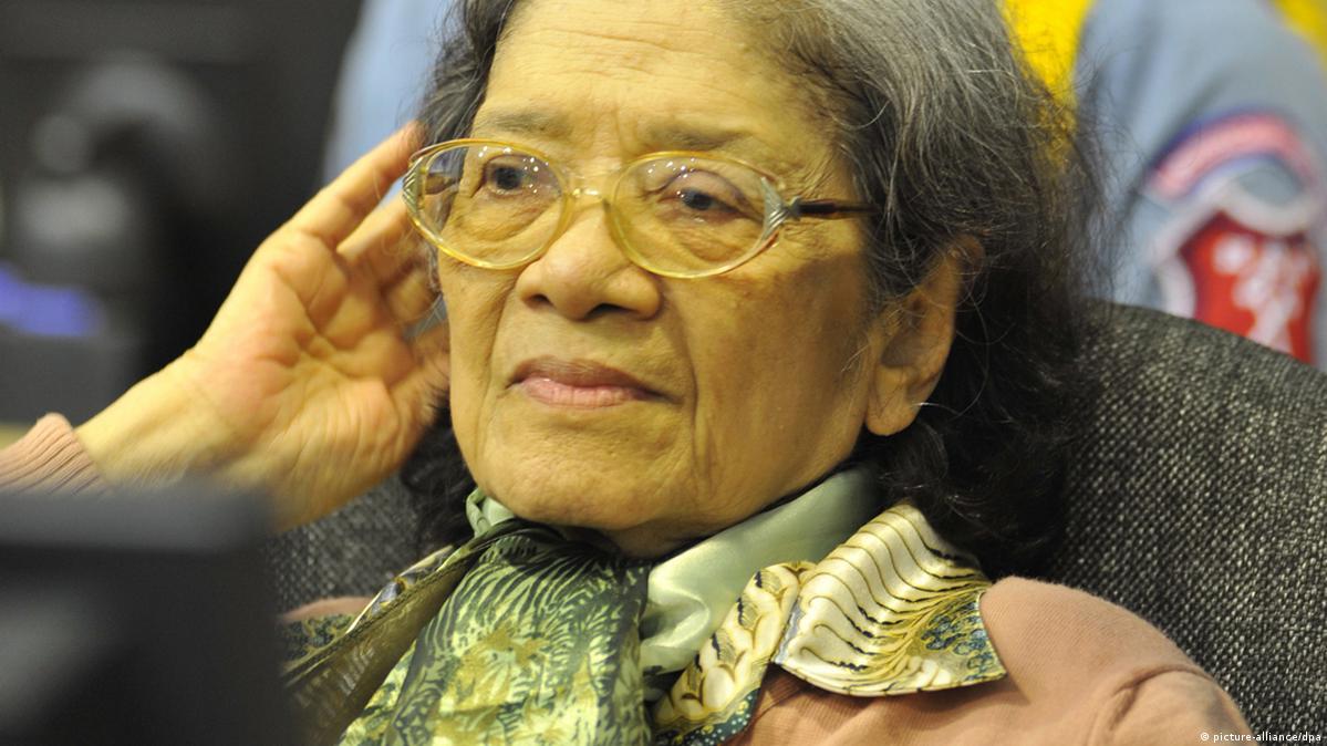 Khmer Rouge’s 'first lady' freed – DW – 09/16/2012