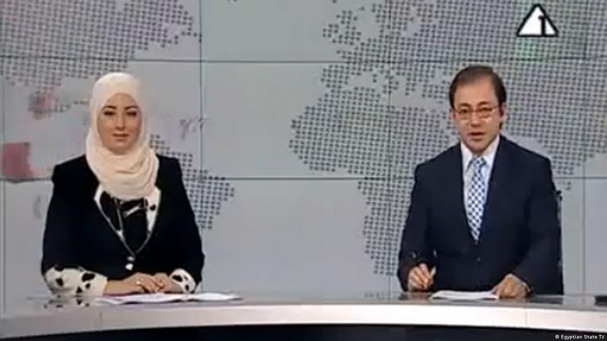 Egyptian TV allows headscarves – DW – 09/03/2012