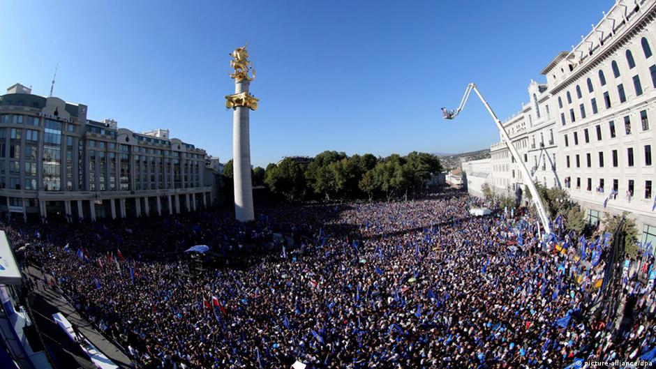 Thousands rally in Georgia – DW – 09/29/2012
