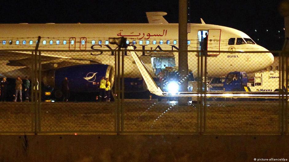 Turkey frees detained Syria jet – DW – 10/11/2012