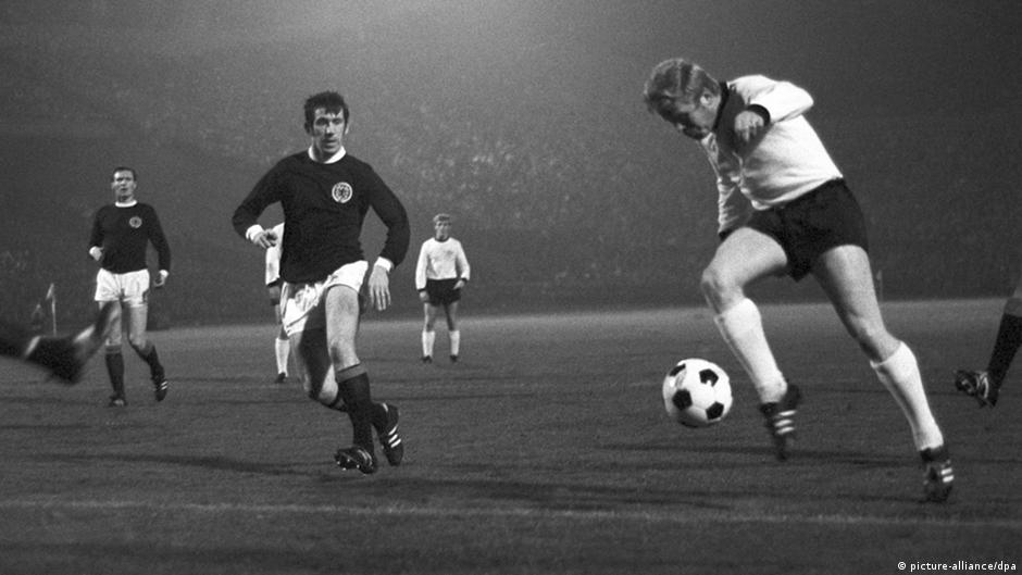 Footballer Helmut Haller dies – DW – 10/11/2012