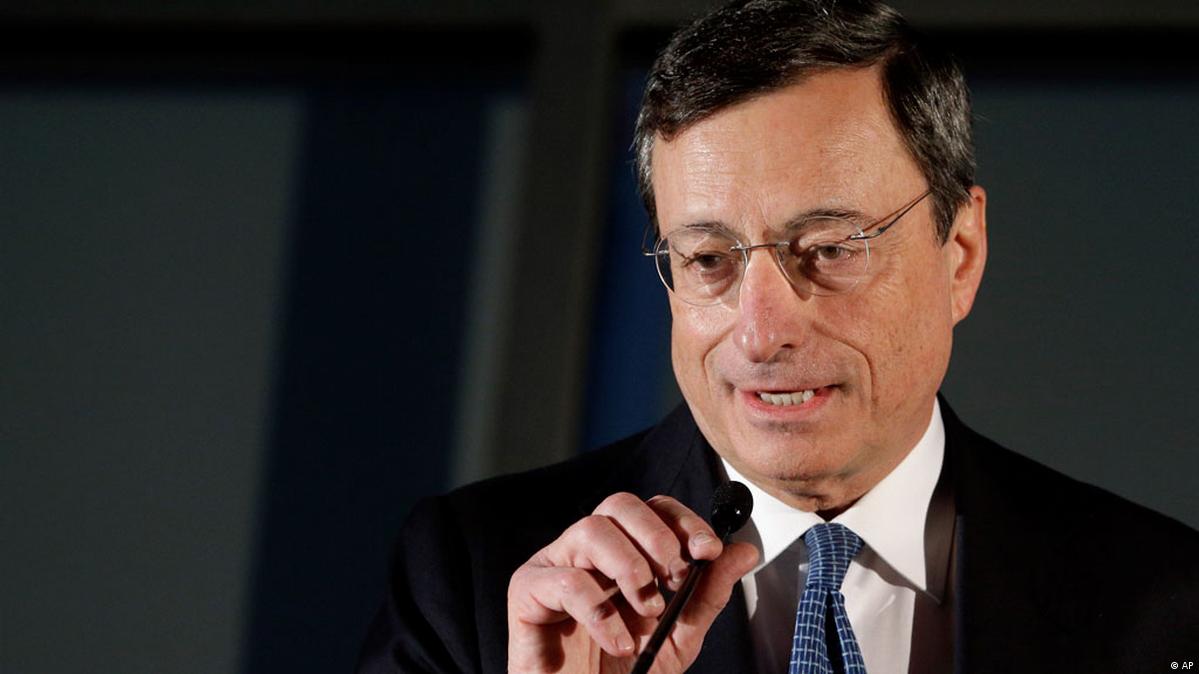 Draghi defiende su estrategia en el Bundestag – DW – 24/10/2012