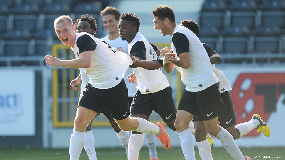 Footballing dream – DW – 03/27/2013