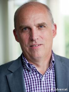 Celebrity charities can hurt traditional NGOs | Globalization | DW | 02 ...