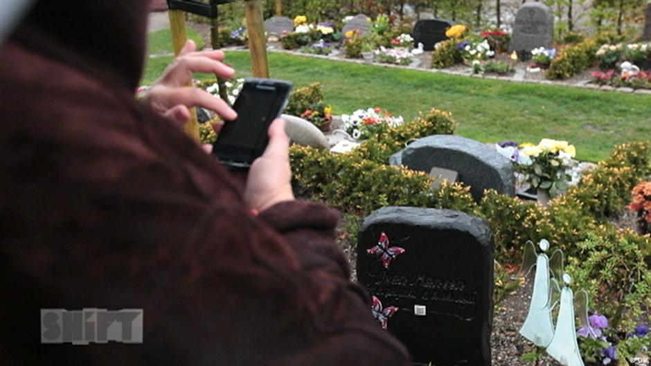 Graveyards 2.0: Remembering the dead with interactive gravestones – DW ...