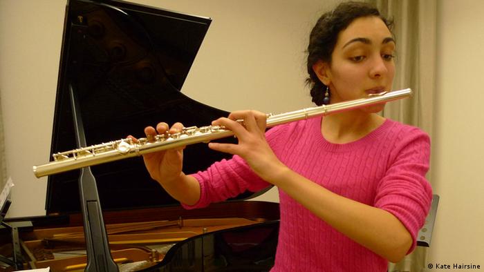 Palestinian flutist wins rare spot in Germany | DW Learn German
