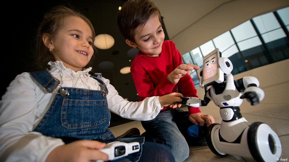 Roboter bringen Kindern das Programmieren bei – DW – 30.01.2017