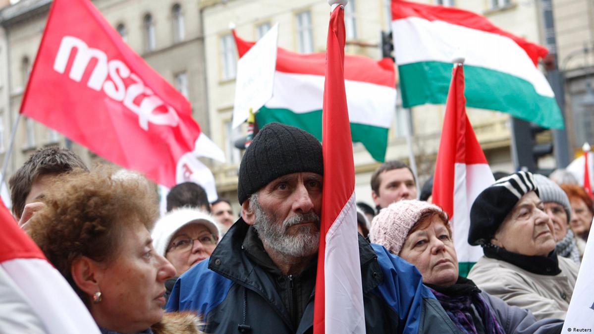 Protest against 'Viktator' – DW – 03/17/2013