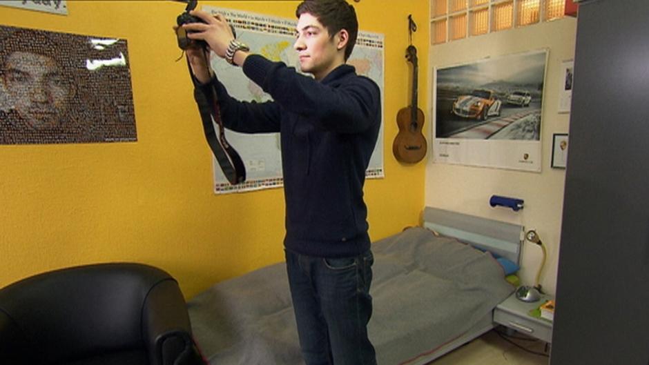 Daily Self Portrait – DW – 03/27/2013