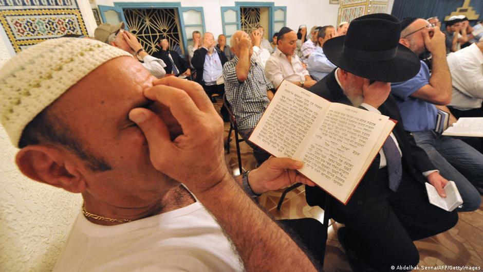 Spain naturalizes expelled Jews' descendants