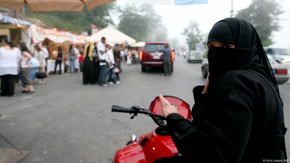 5 Hal Yang Tidak Boleh Dilakukan Perempuan Arab Saudi – DW – 07.08.2015 5 Hal Yang Tidak Boleh Dilakukan Perempuan Arab Saudi – DW – 07.08.2015