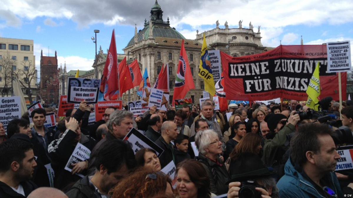 Peaceful demonstration – DW – 04/14/2013