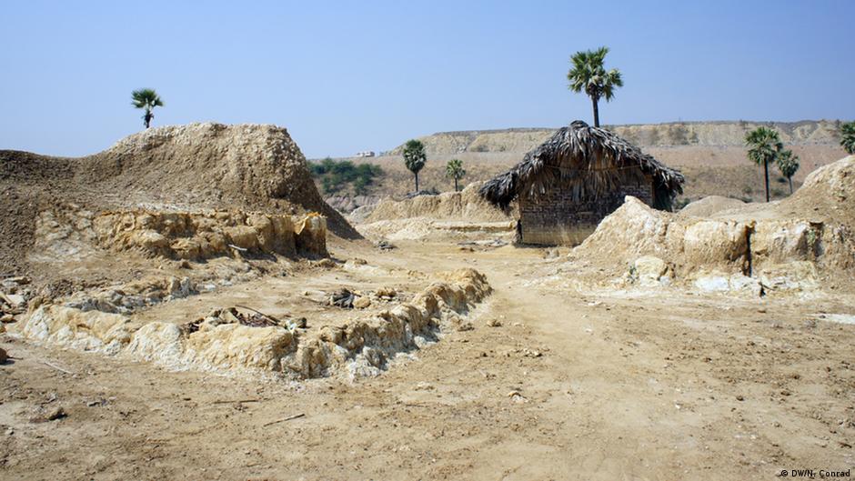 Myanmar copper mine causes controversy – DW – 04/17/2013