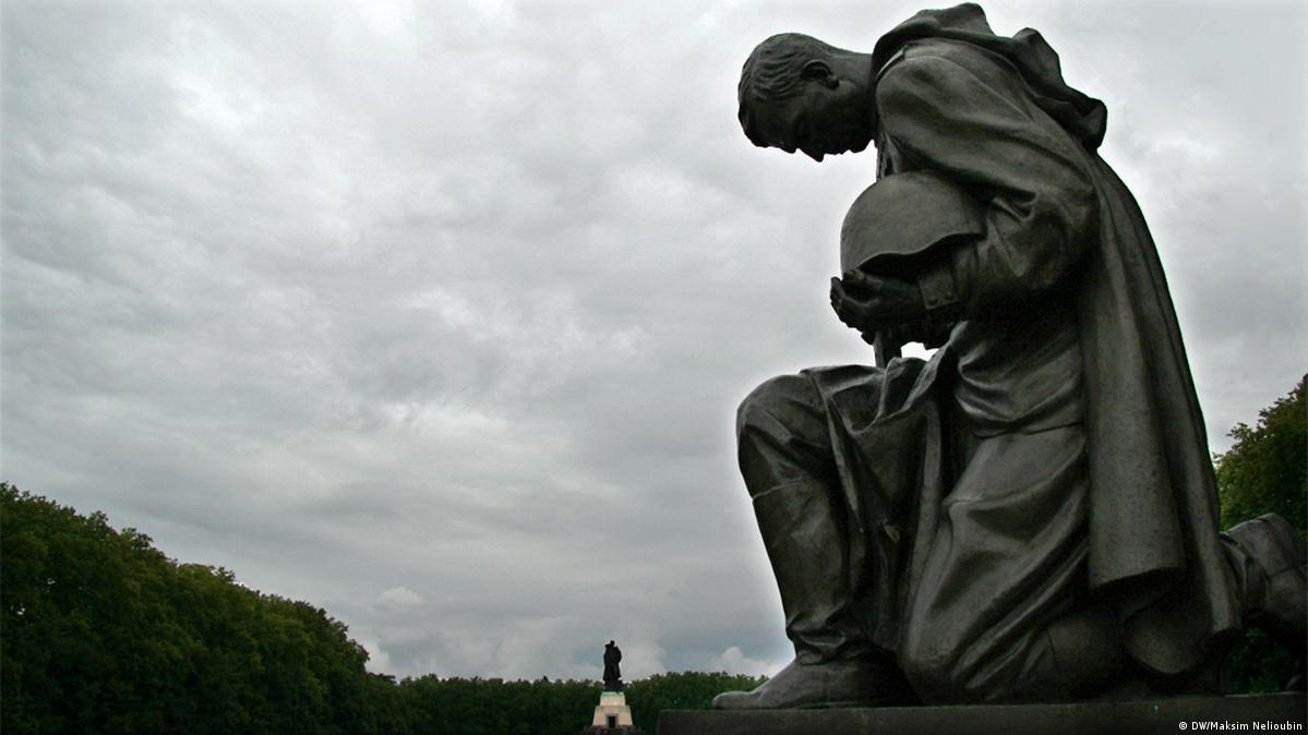 A liberating defeat: Berlin and the end of World War II – DW – 05/07/2015