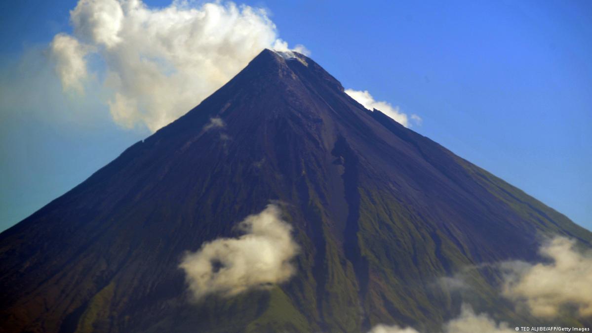 Philippines volcano warning – DW – 09/16/2014