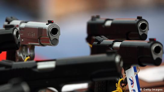 EU seeks tougher gun laws – DW – 10/21/2013