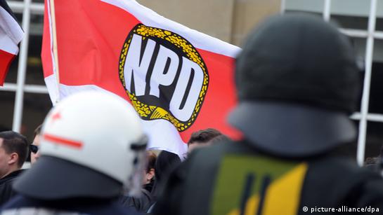 NPD-Verbotsantrag fertiggestellt – DW – 02.12.2013