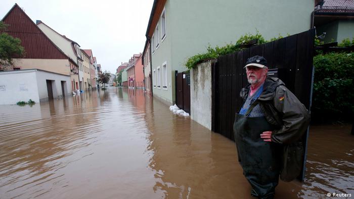 Flood warnings grip central Europe | News | DW | 02.06.2013