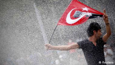 Divided Turkey? – DW – 07/05/2013