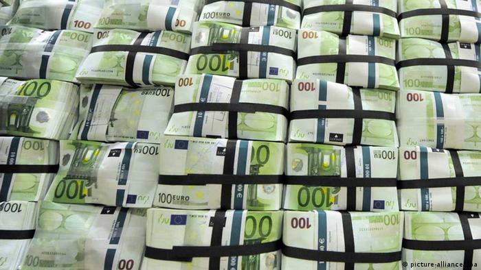EU gönnt sich 1.000.000.000.000 Euro | Wirtschaft | DW | 19.06.2013