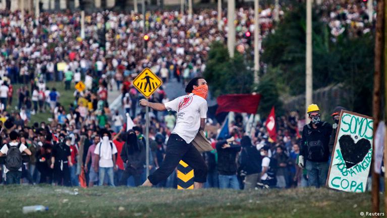 Middle class revolt – DW – 06/26/2013