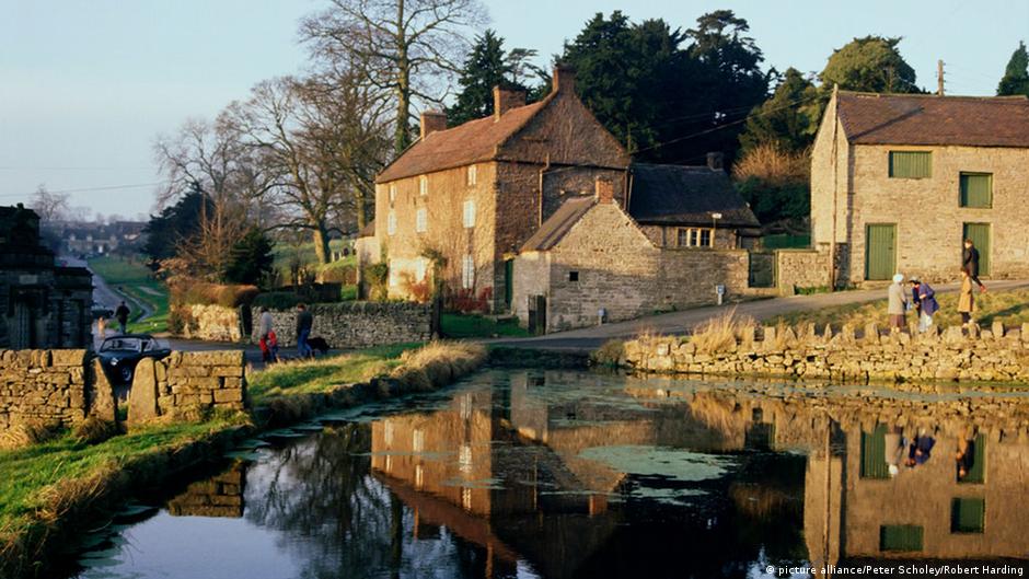 Britain: The Baronet and His Village – DW – 07/17/2013