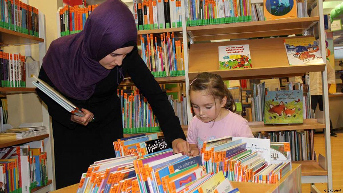 Intercultural library – DW – 07/16/2013