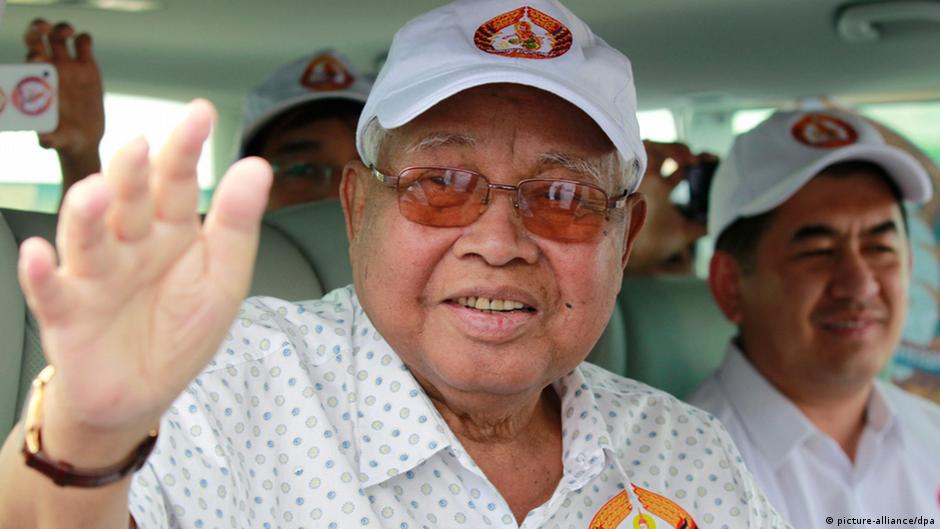 Key Cambodian politician Chea Sim dies, aged 82 – DW – 06/08/2015