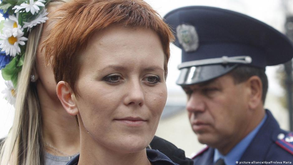 Under attack – DW – 07/29/2013