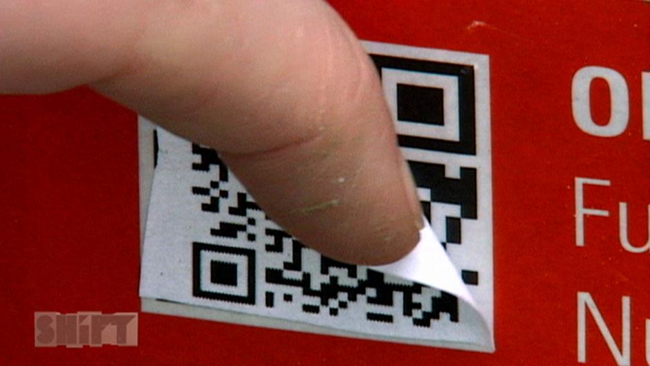 Manipulated QR codes – DW – 08/06/2013