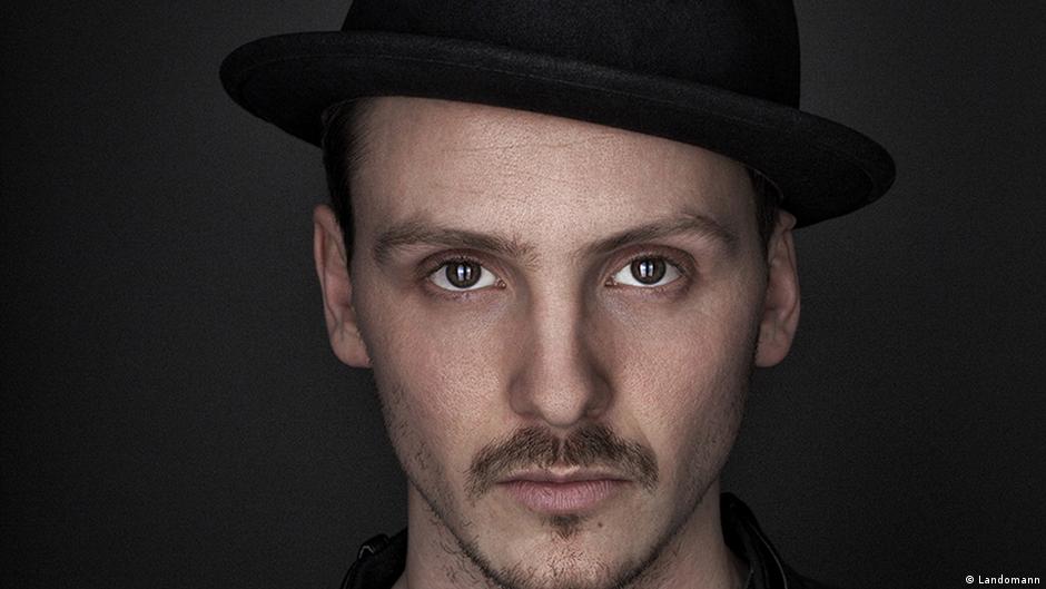 Maxim brings urban mystery to Pulse studio – DW – 08/20/2013