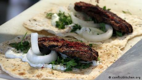 US eatery serves food with a side of conflict | Globalization | DW | 19 ...