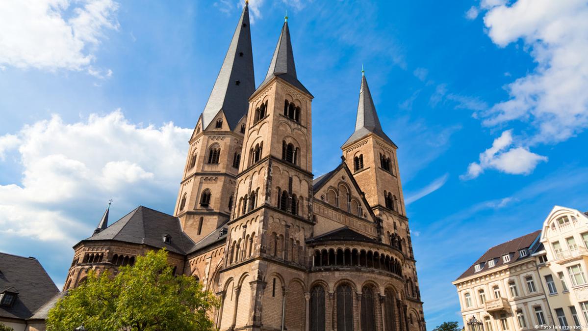 German Catholic Church losing priests and parishes – DW – 09/22/2020